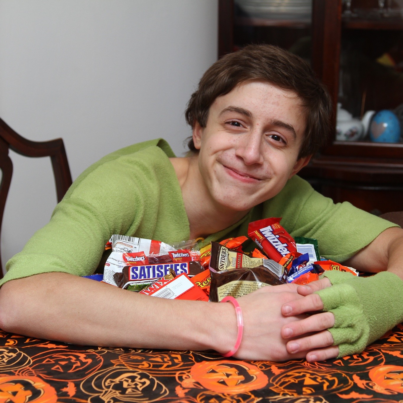 Double Dipping The Halloween Candy! - 100.7 & 105.5 BOB FM