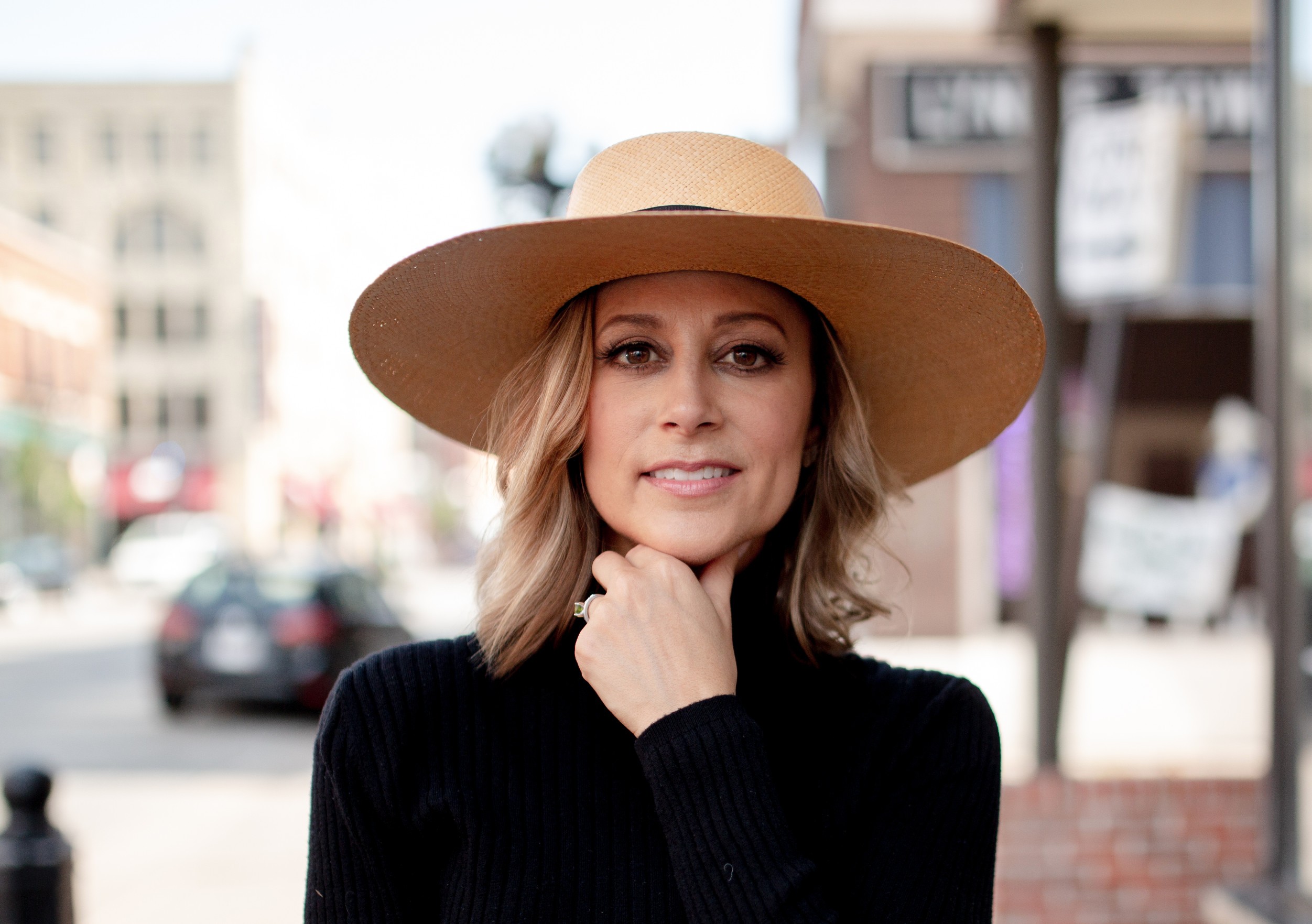 E.92: Jamie Dahl | The Dahlia Diaries | La Crosse Local