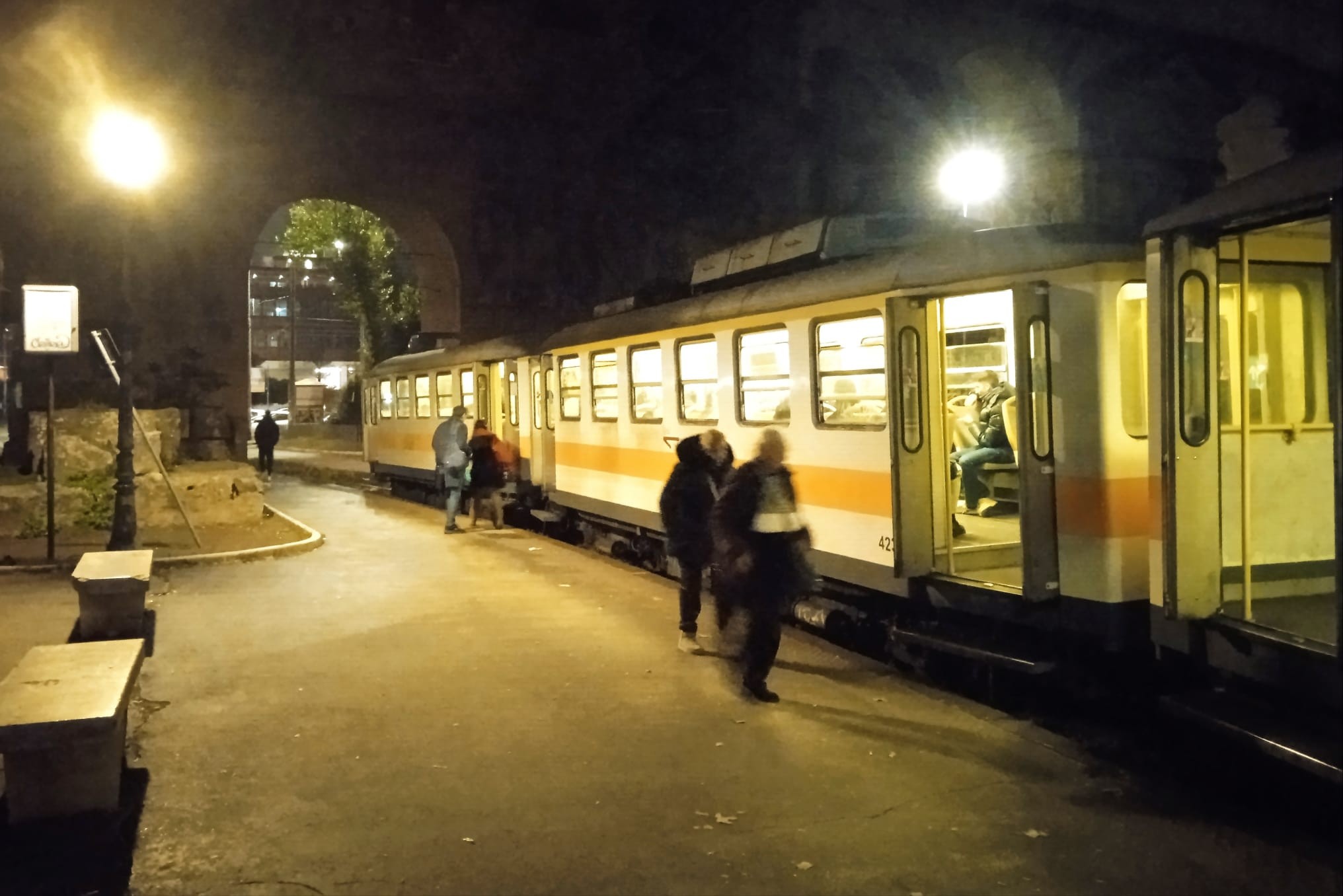 Il trenino giallo di Roma Est