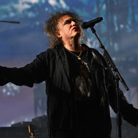 The Cure’s Robert Smith Curates All-Star 2026 Teenage Cancer Trust Gig ...